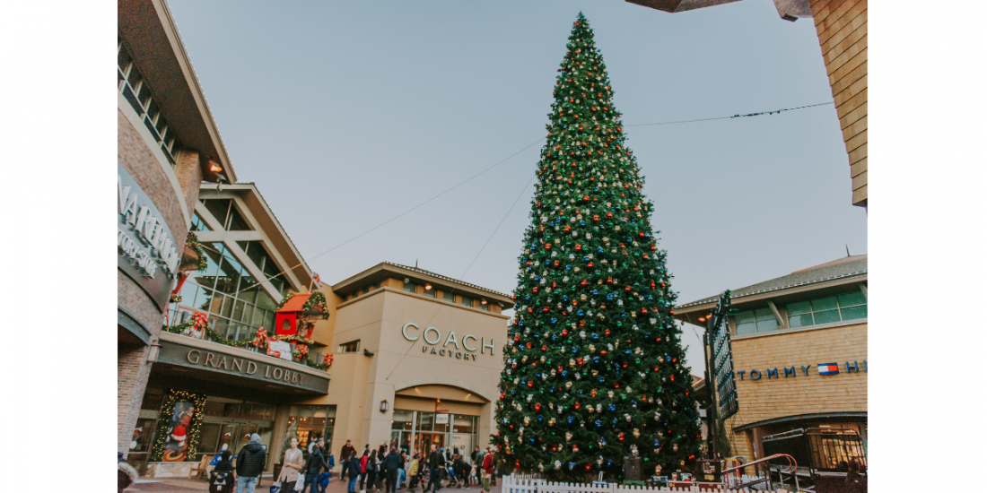 Outlets At Traverse Mountain Lights Utah’s Tallest Christmas Tree ...