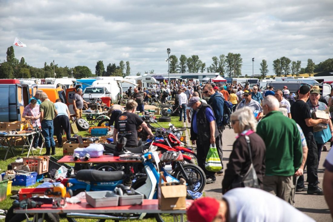 Normous Newark Autojumble 2025, Newark Showground, Newark-on-Trent, 30 ...